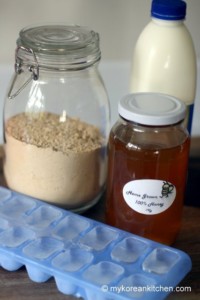 Misugaru Latte (Korean Multigrain Shakes) - My Korean Kitchen