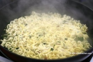 Jjapaguri / Chapaguri (Jjapaghetti and Neoguri Combined) - My Korean ...