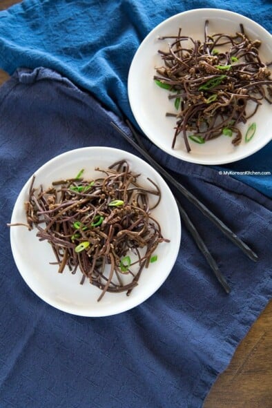 Gosari Namul (Korean Fernbrake Side Dish) - My Korean Kitchen