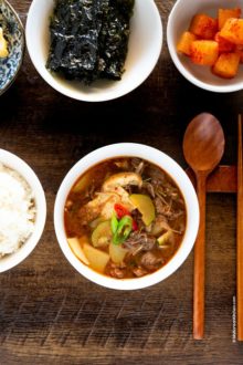 Doenjang Jjigae (Korean Soybean Paste Stew) - My Korean Kitchen