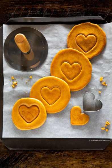 Dalgona Candy (Korean Honeycomb Toffee) - My Korean Kitchen